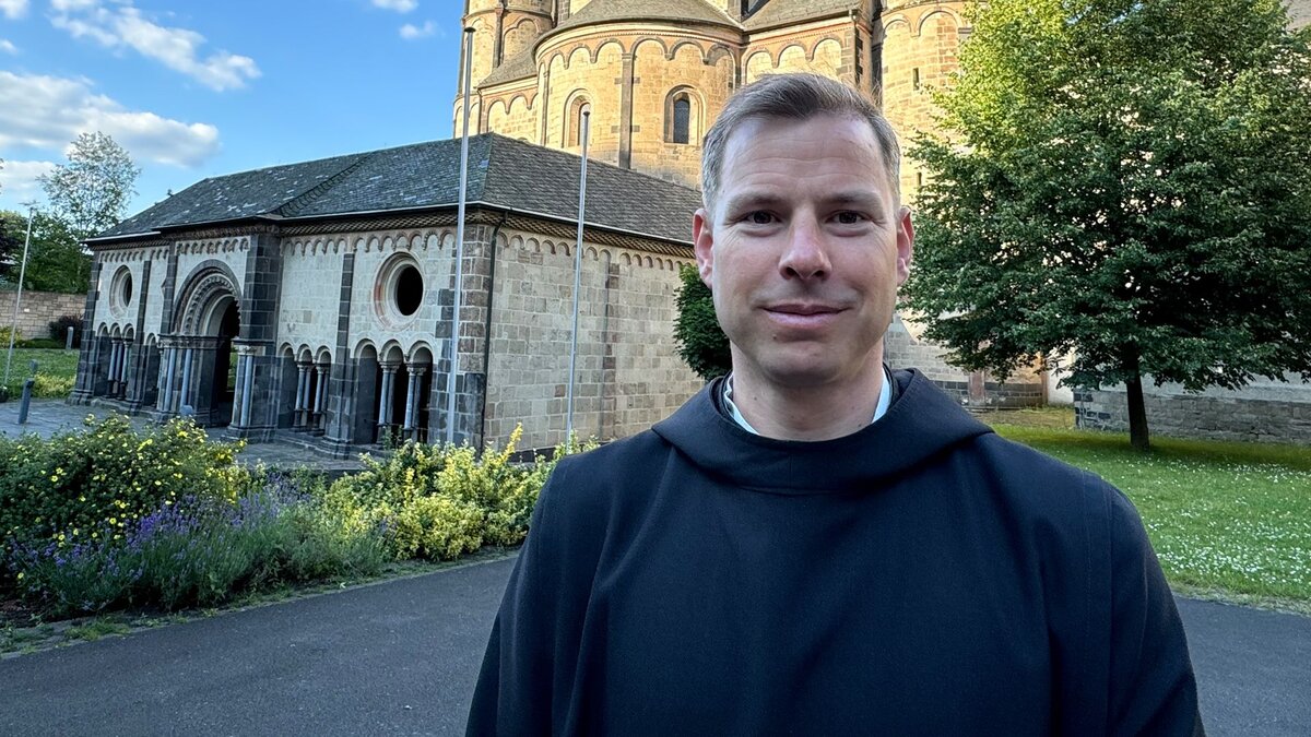 "Pilgern live" zu Besuch bei Benediktinern in Maria Laach - DOMRADIO.DE
